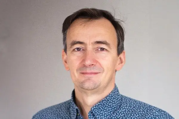 Bill Hayton » HowTheLightGetsIn