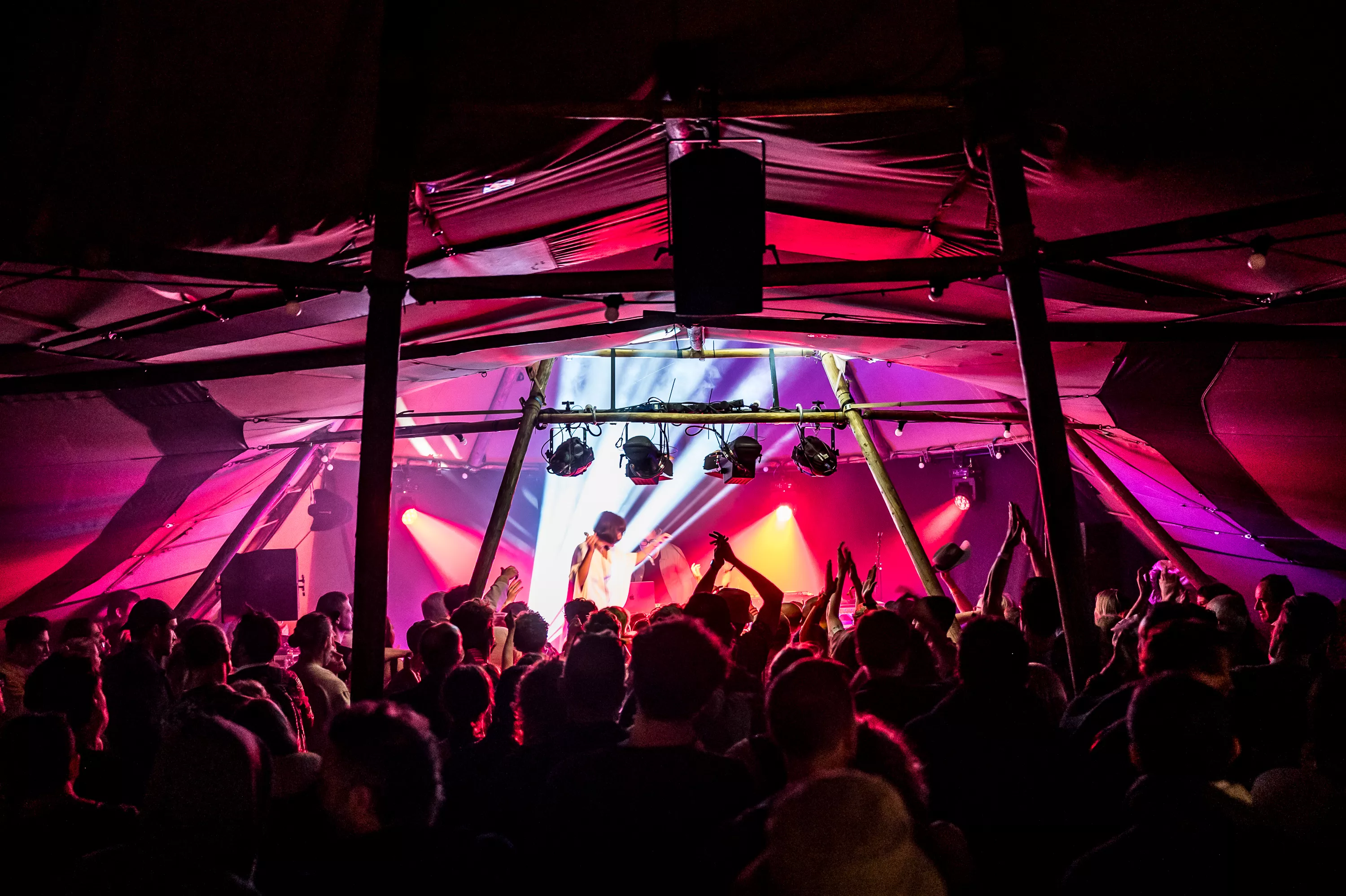 MUSIC » HowTheLightGetsIn London